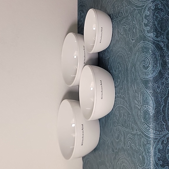 KitchenAid | Kitchen | Kitchenaid White Mixing Bowl 4 Piece Plastic ...